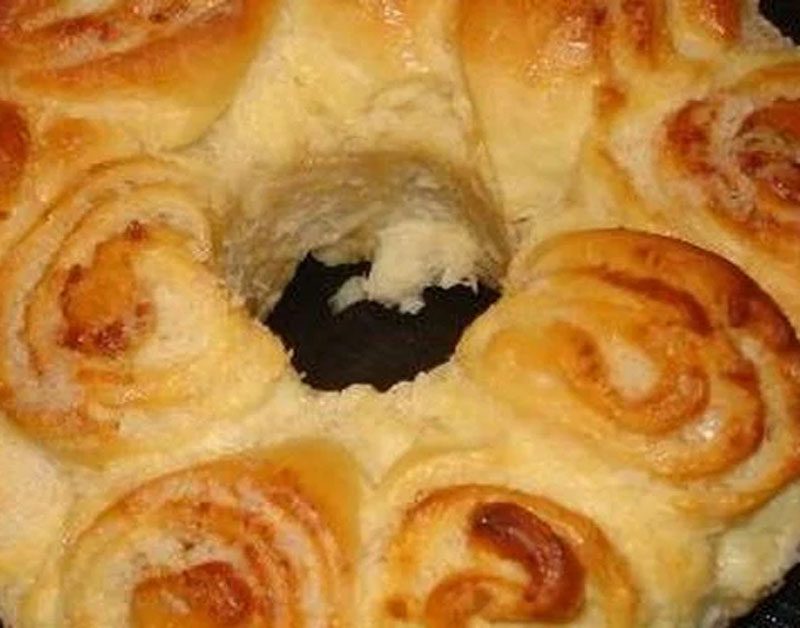 Rosca de coco - pão doce delicioso - Receitas Fáceis e Práticas